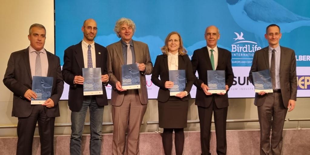 Σημαντικό γεγονός ο Κώδικας Δεοντολογίας που υπέγραψαν η BirdLife ...